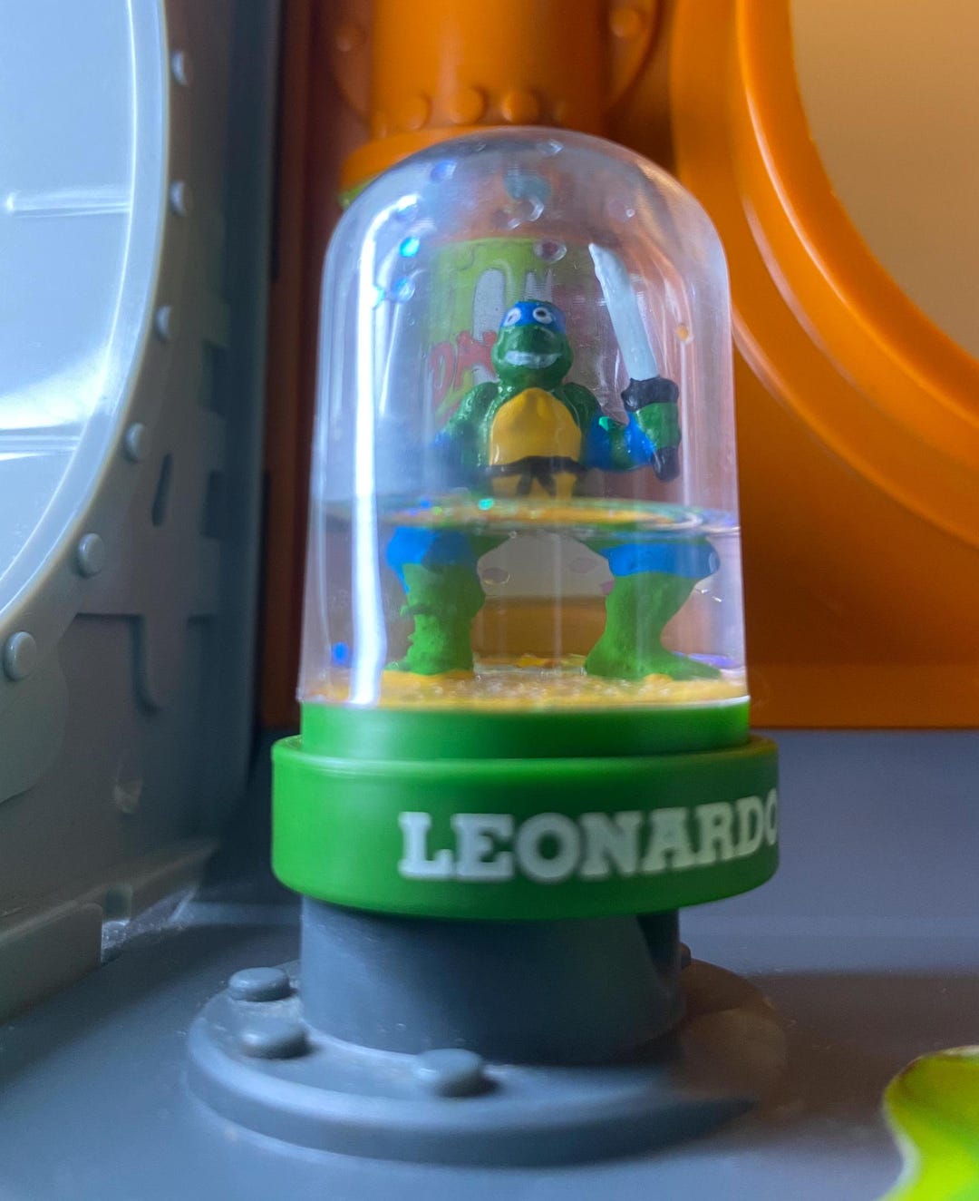Leonardo Mini Snow Globe and Stamp Vintage Teenage Mutant Ninja Turtles ...