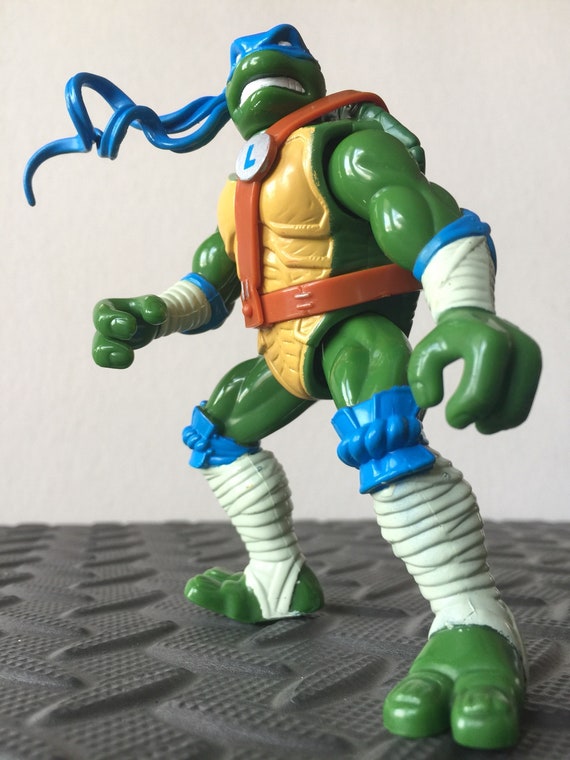 Track and Field Leonardo vintage Teenage Mutant Ninja Turtles action ...