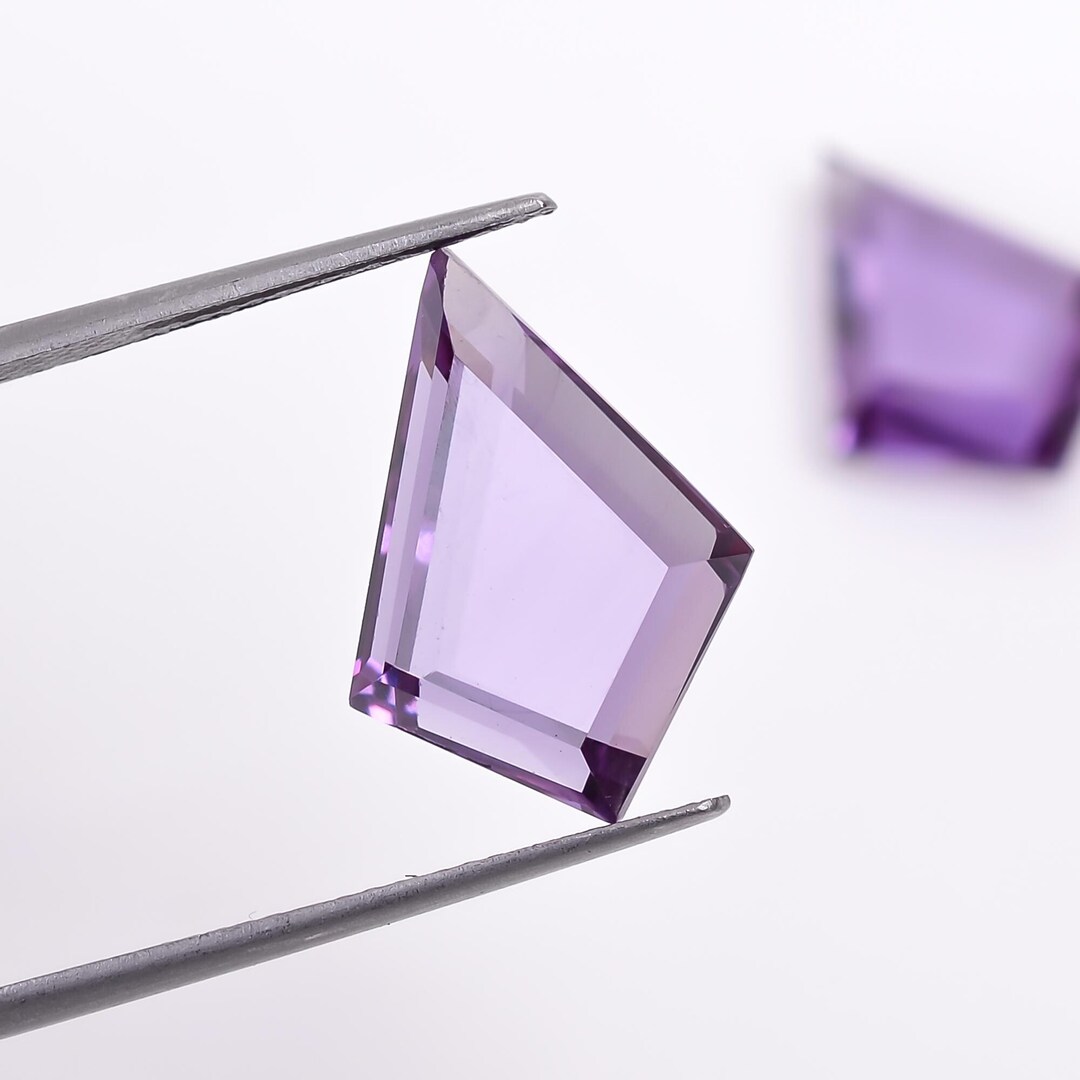 Kite Cut Synthetic Alexandrite Loose Gemstone: Color Change, 17X12.5X5 ...