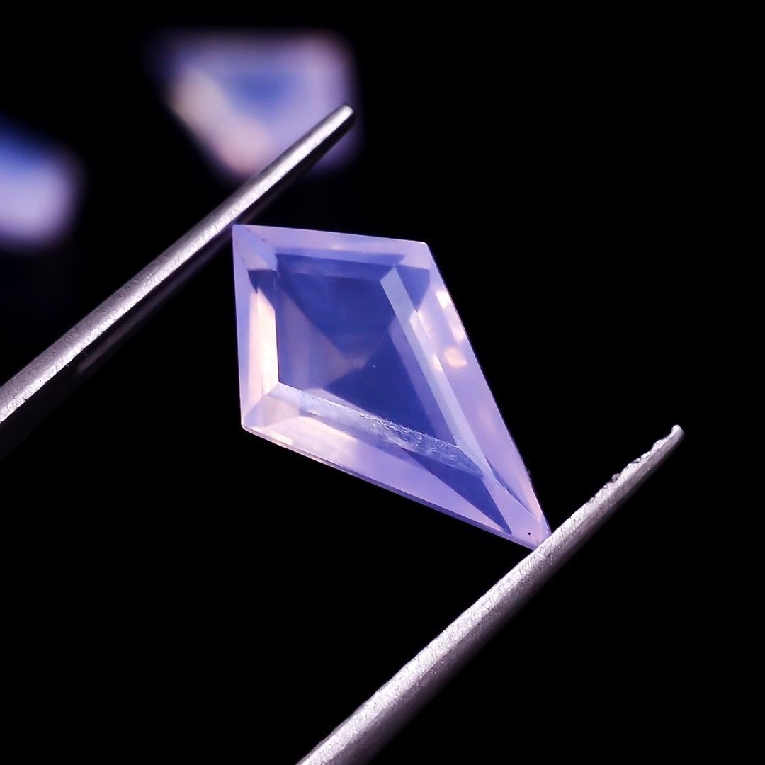 Lavender Quartz Kite Cut Gemstone: Natural Lilac Stone (12X7X4 Mm) - Etsy