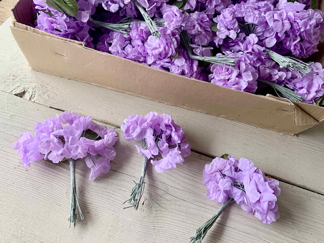 Three Small Bunches of Vintage 1960s 1970s Pale Lilac Violet Flowers ...