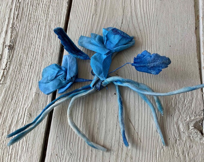 One Antique Cloth Flower Sprigs Swag With Velvet Leaves France ref: A ...