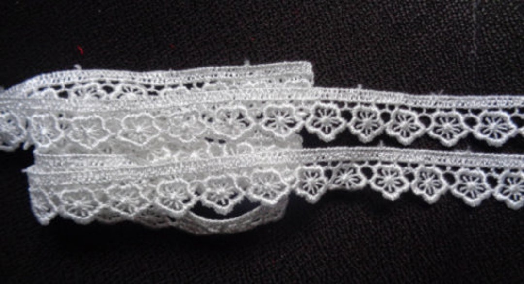 5/8 Inch Wide Embroidered Daisy Trim Select Color Price for 1 Yard - Etsy