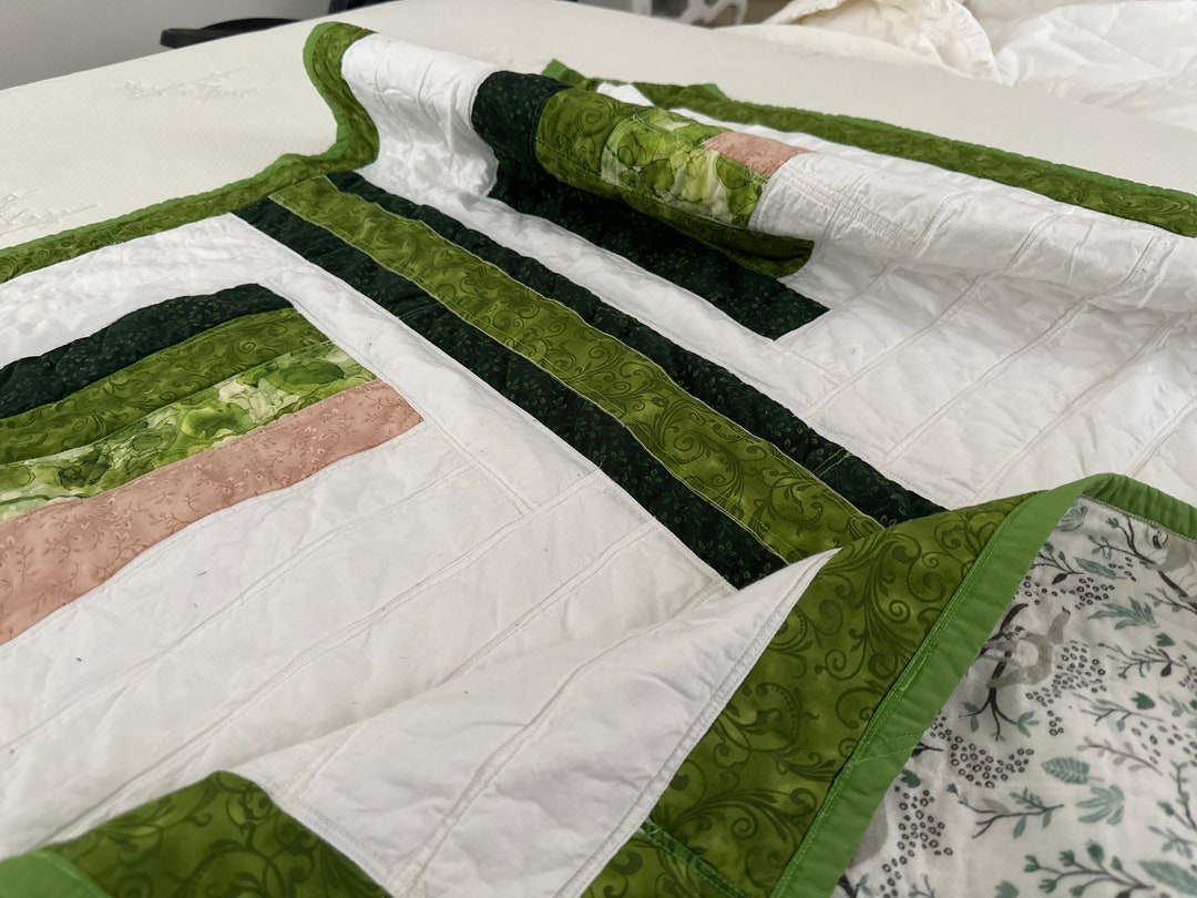 Quilt Throw Blanket Patchwork Quilt Garden Green and White Designed to ...