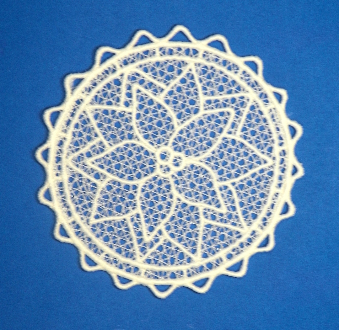 Fsl-holiday-circle-poinsettia-5x7-dah-nls (1 Machine Embroidery Design ...