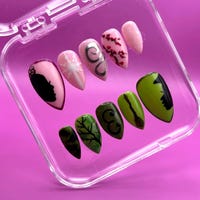 Wicked Glinda & Elphaba Nails - Etsy UK