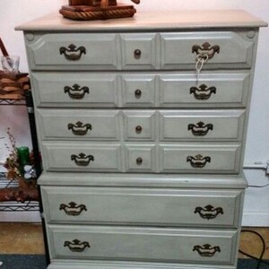 Dixie Belle Dried Sage Chalk Mineral Paint. Soft Gray Green Furniture ...