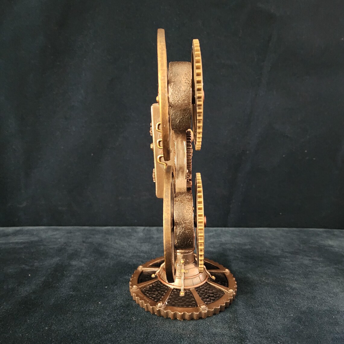 Steampunk Projector Statue With LED Light: Cold Cast Resin Home Decor ...
