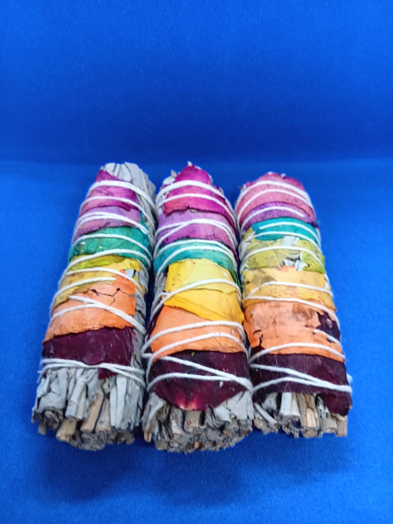 7 Chakra Smudge Stick- White Sage, Rose Petals, Aura Cleansing ...