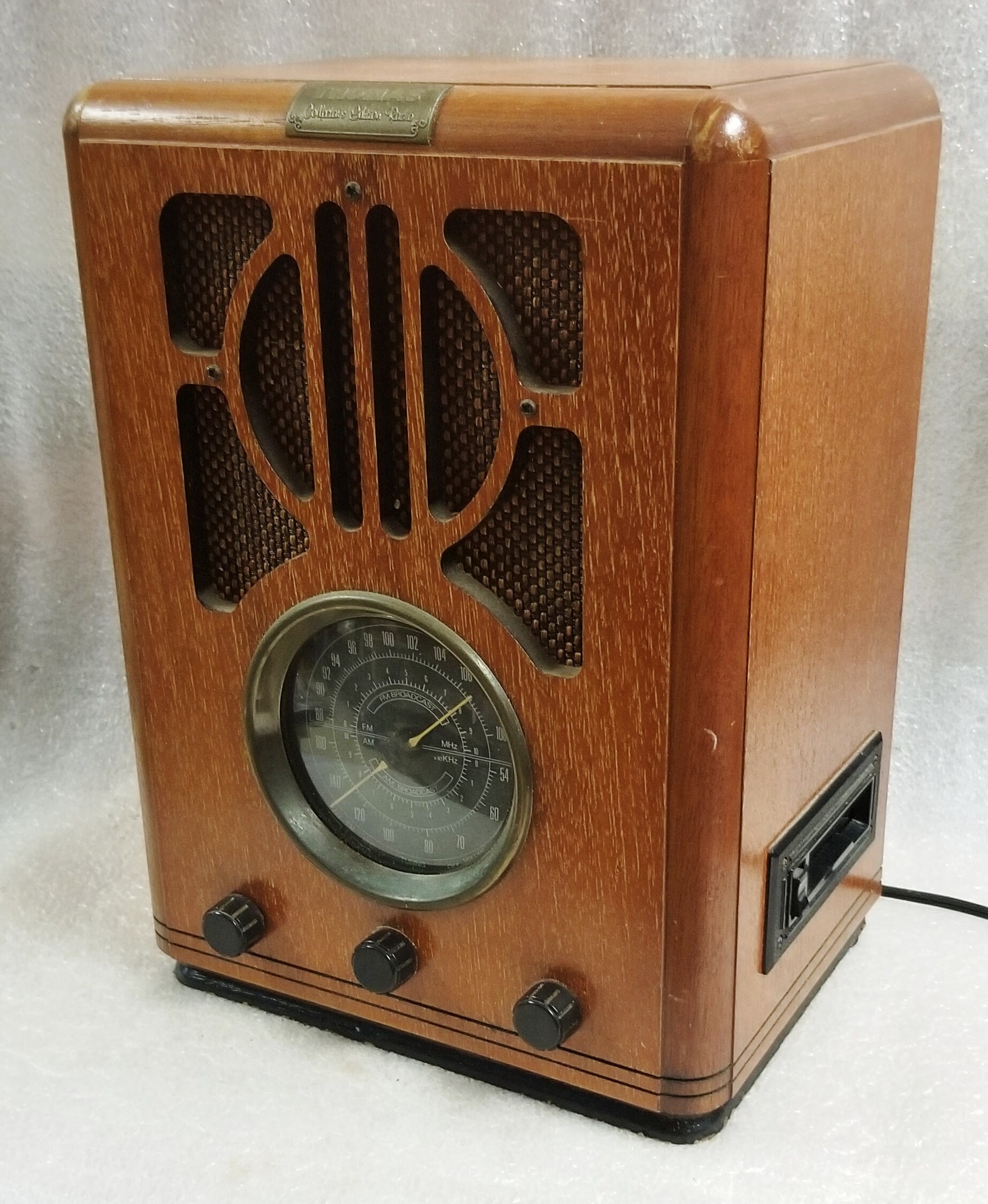 Thomas Collector Edition Vintage Classic Series AM/FM/Cassette Radio ...