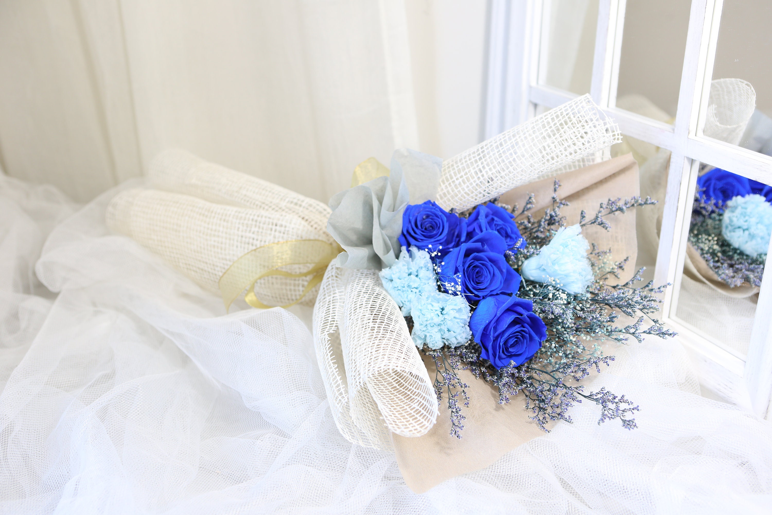 Preserved Blue Flower Bouquets for Loved Ones| Eternal Blue Rose ...