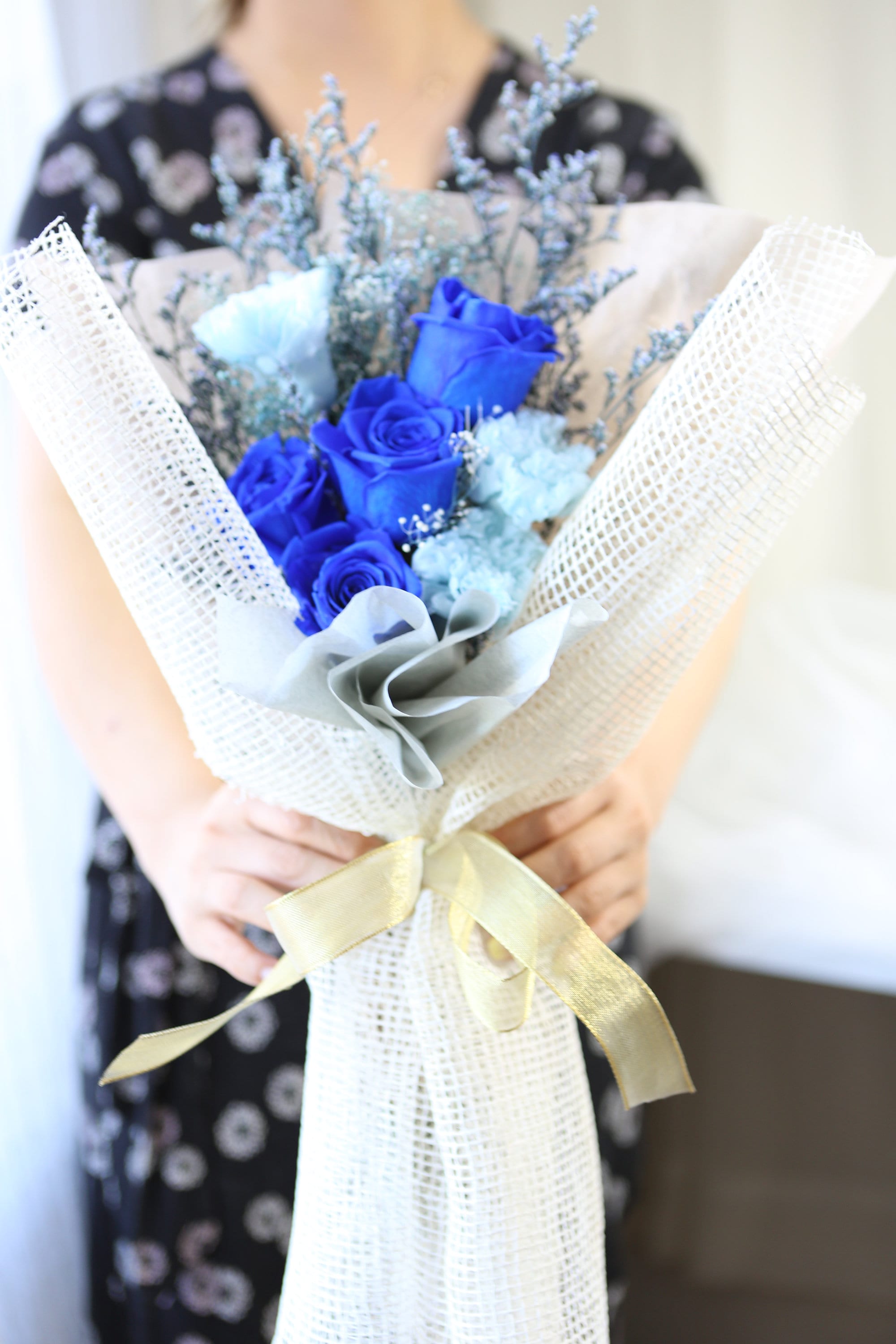 Preserved Blue Flower Bouquets for Loved Ones| Eternal Blue Rose ...