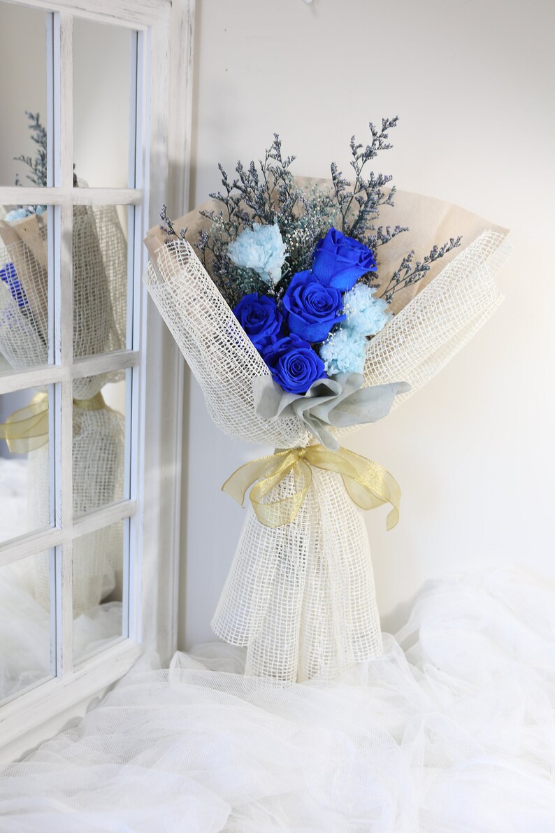 Preserved Blue Flower Bouquets for Loved Ones| Eternal Blue Rose ...
