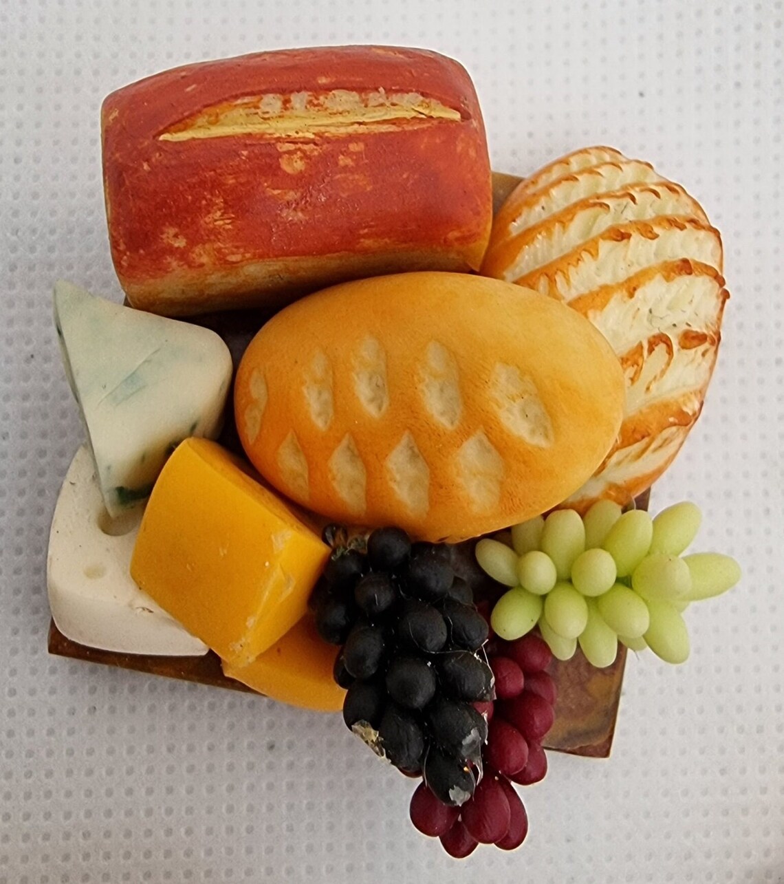 1:12 Dolls House Miniature Tudor Assorted Cheese and Bread on a Wooden ...
