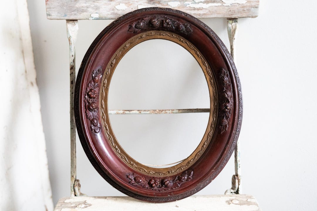 Victorian Solid Carved Wood Frame | Oval Acorn Leaves Carved Wood Frame ...