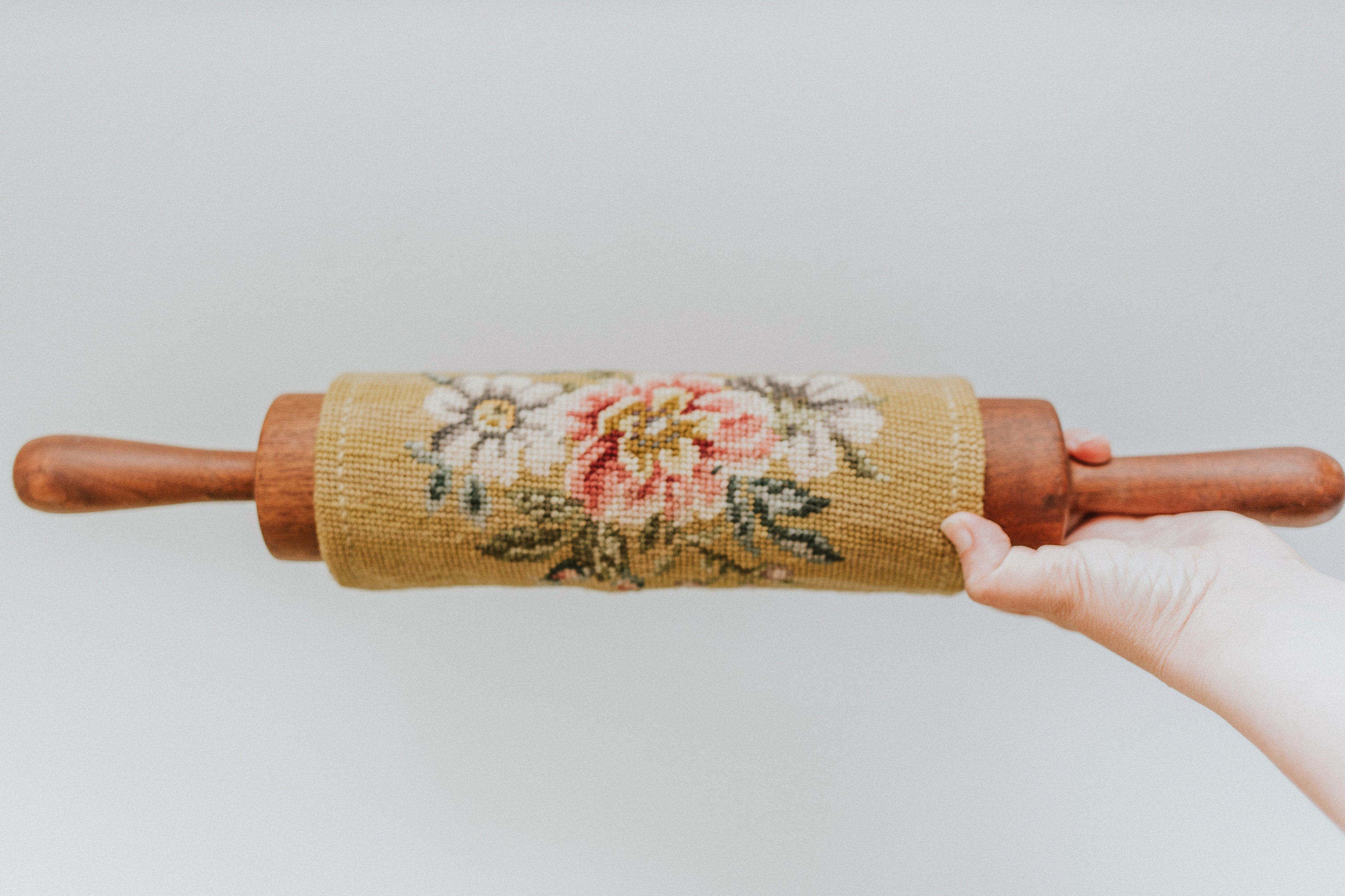 Vintage Wooden Rolling Pin Foot Rest Solid Wood Tapestry Foot Stool ...