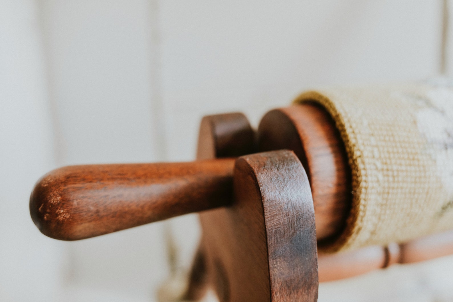 Vintage Wooden Rolling Pin Foot Rest Solid Wood Tapestry Foot Stool ...