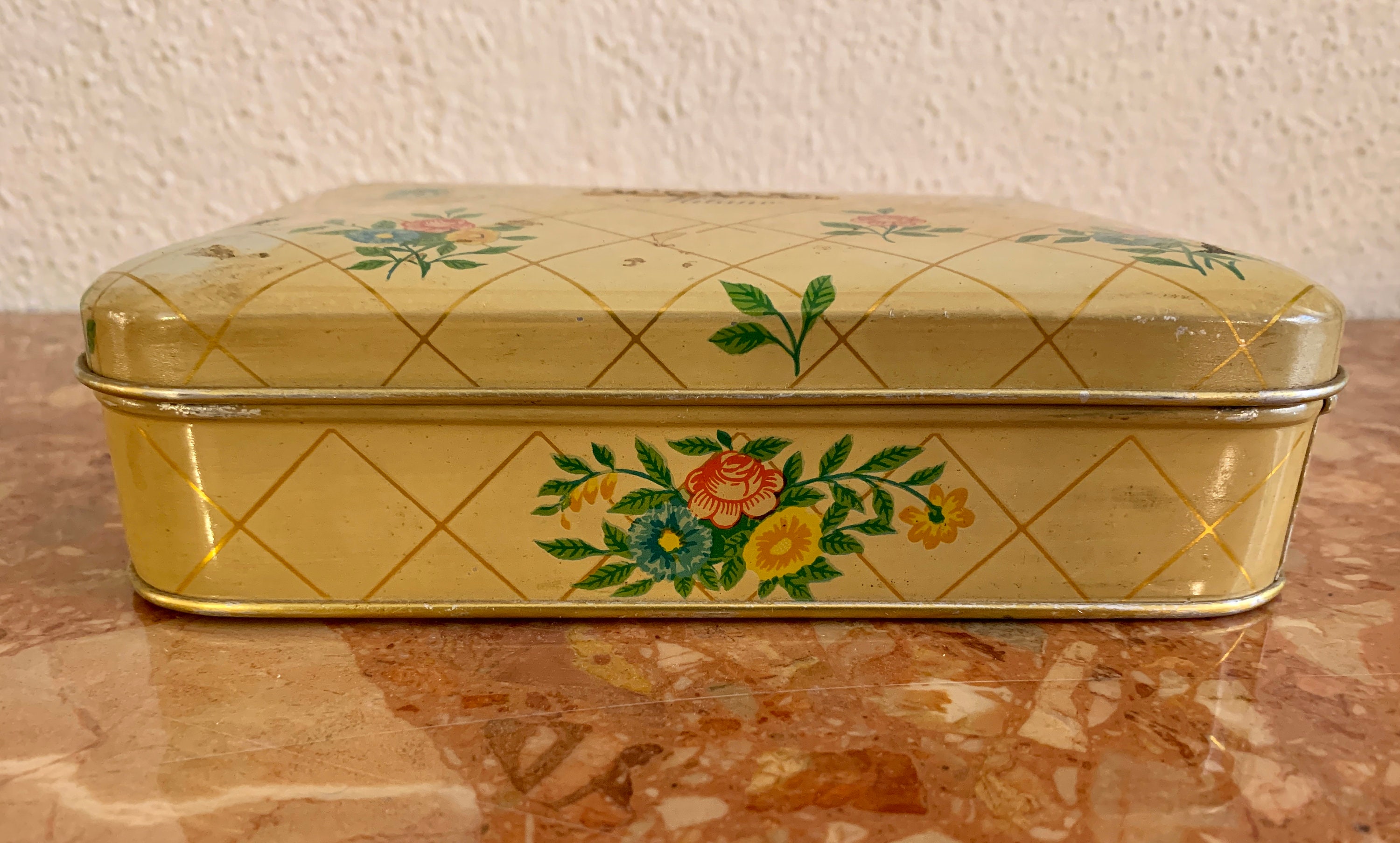 Motta Box (19x15. H5) Vintage 1960s Tin Collector Box Decorated, Motta ...