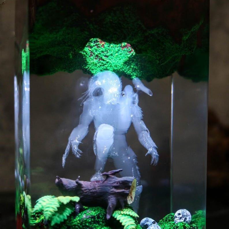 Predator Yautja Cloaking Mode Resin Lamp LED Resin Anime Lamp, Handmade ...