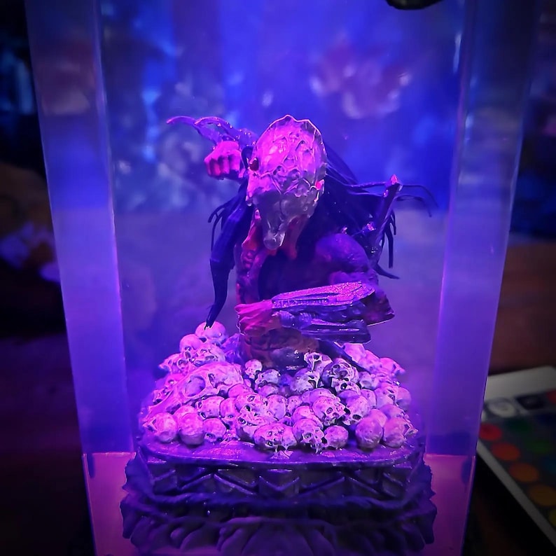 Pre.d/a.tor Space Monster Custom Resin Lamp, Resin Creations Art, Nigh ...