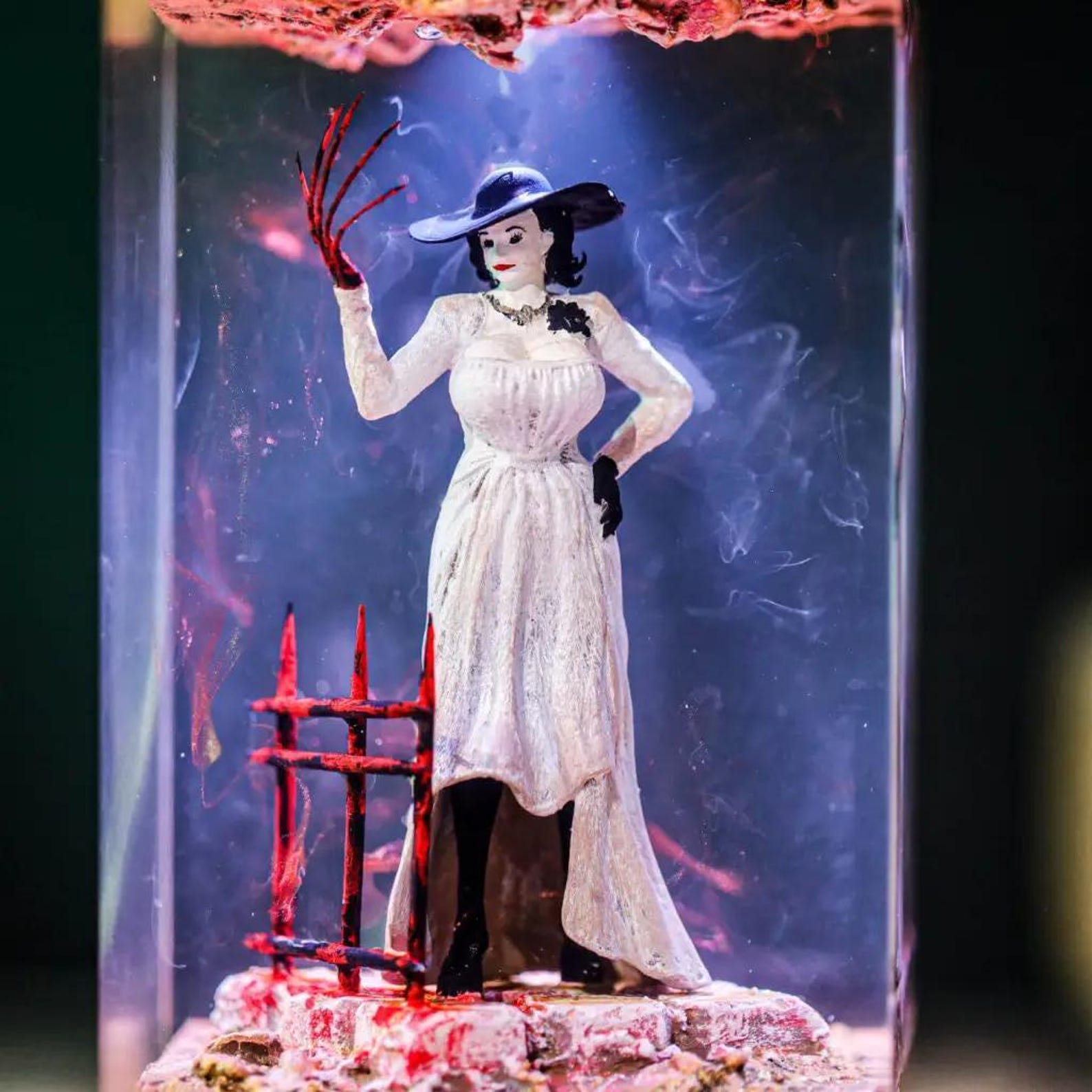 Alcina Dimitrescu Resident Evil Lamp, LED Anime Night Light, Collector ...