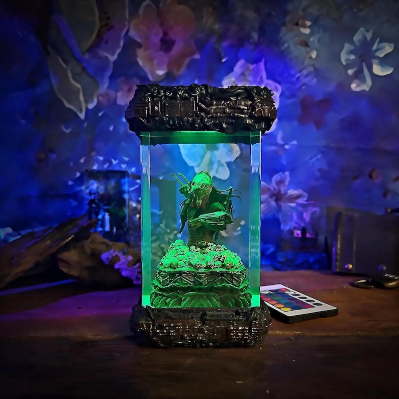 Pre.d/a.tor Space Monster Custom Resin Lamp, Resin Creations Art, Nigh ...