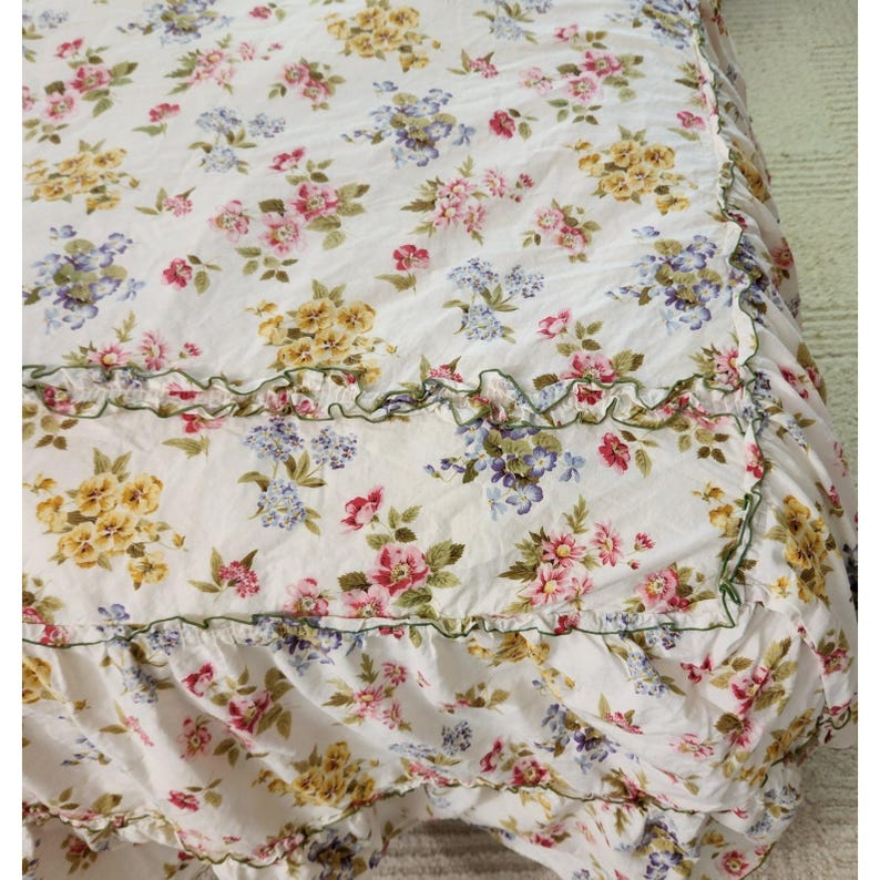 Shabby Chic Feminine White Floral Bedspread Ruffle Tiered Twin ...