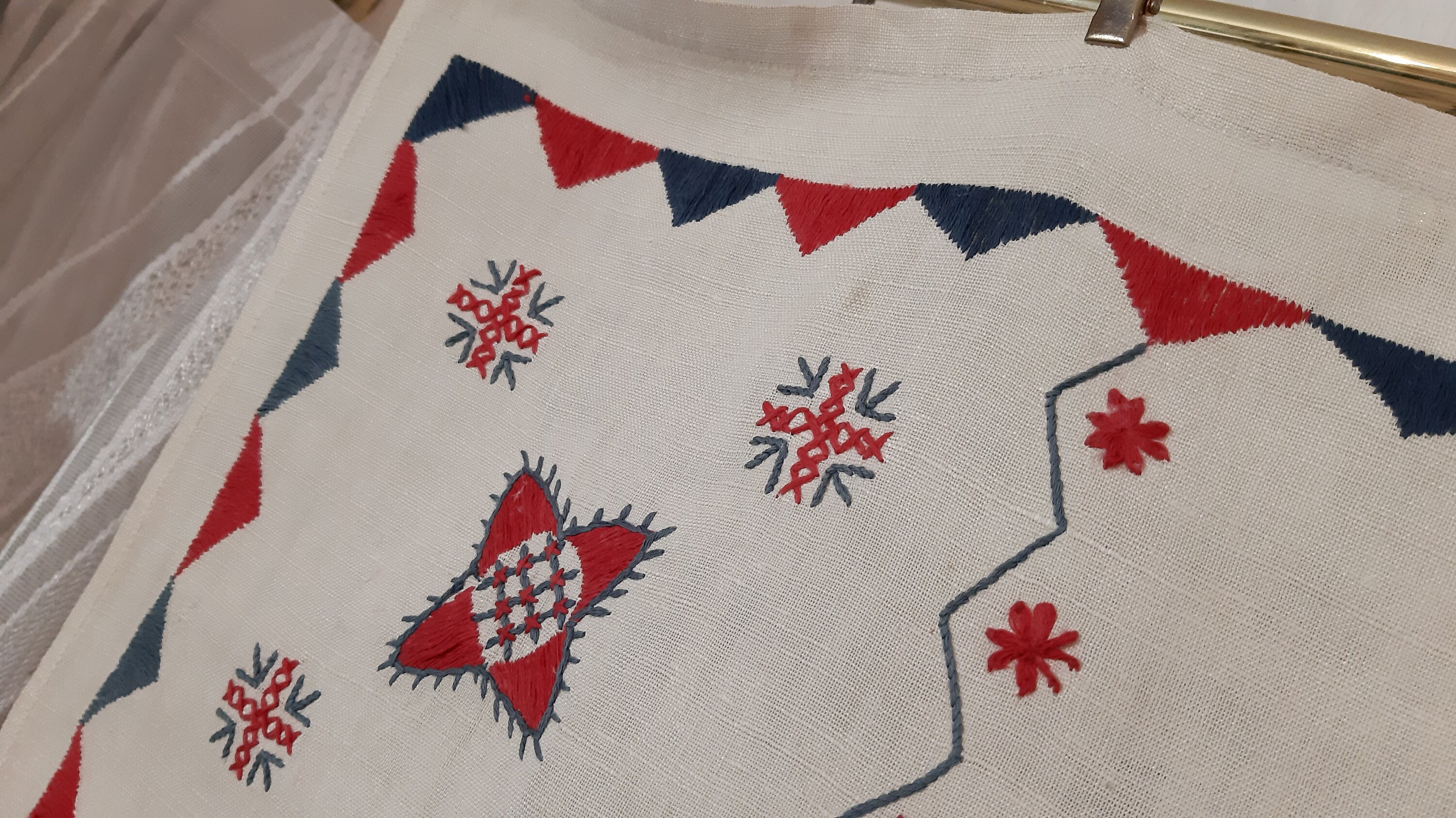 Antique Hand Embroidery Traditional Curtain for Small Window , Wall ...