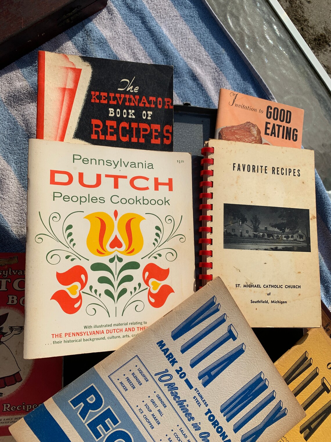 Vintage Metal Portable File Case With Assortment of Vintage Cookbooks ...