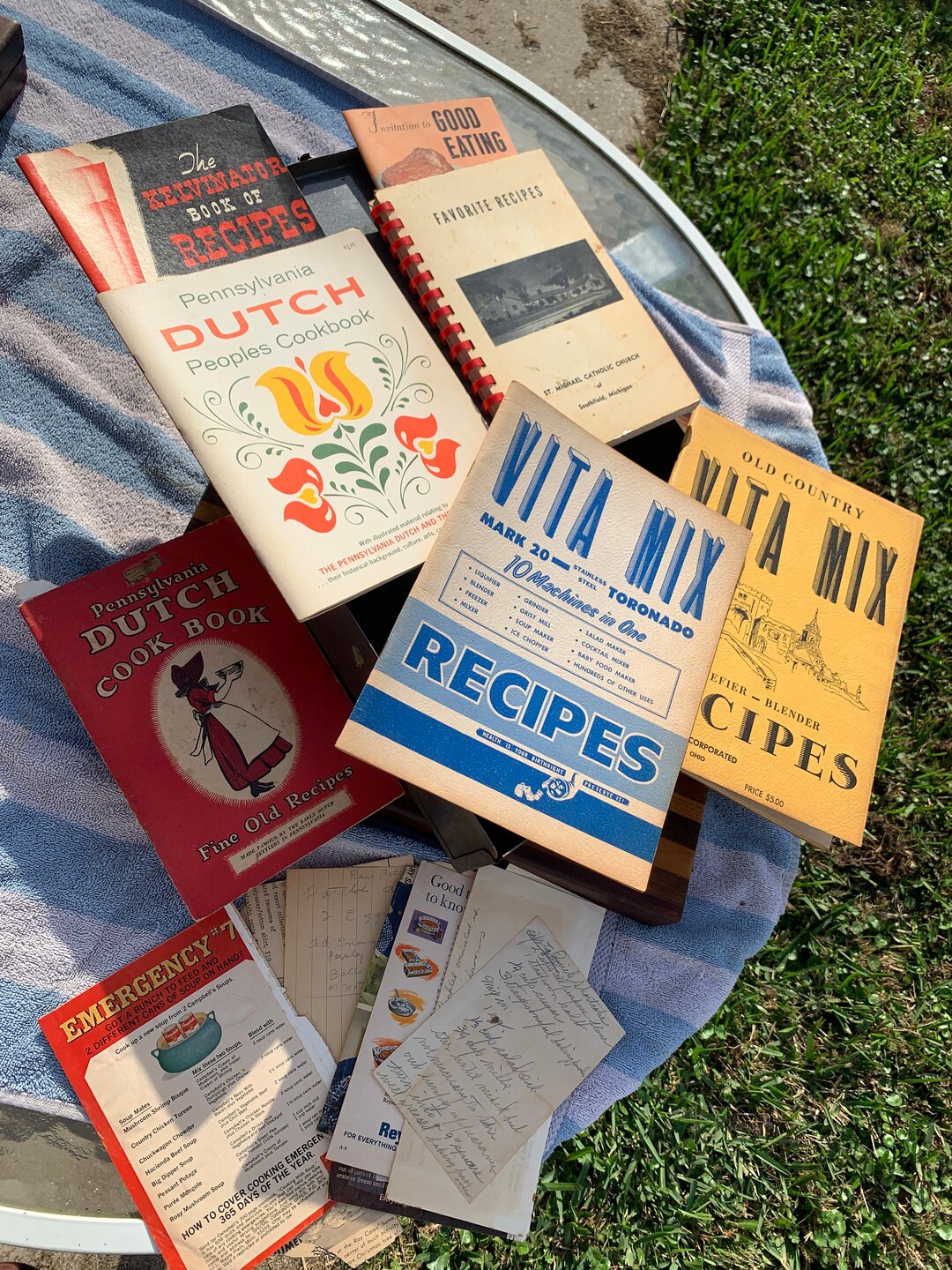 Vintage Metal Portable File Case With Assortment of Vintage Cookbooks ...