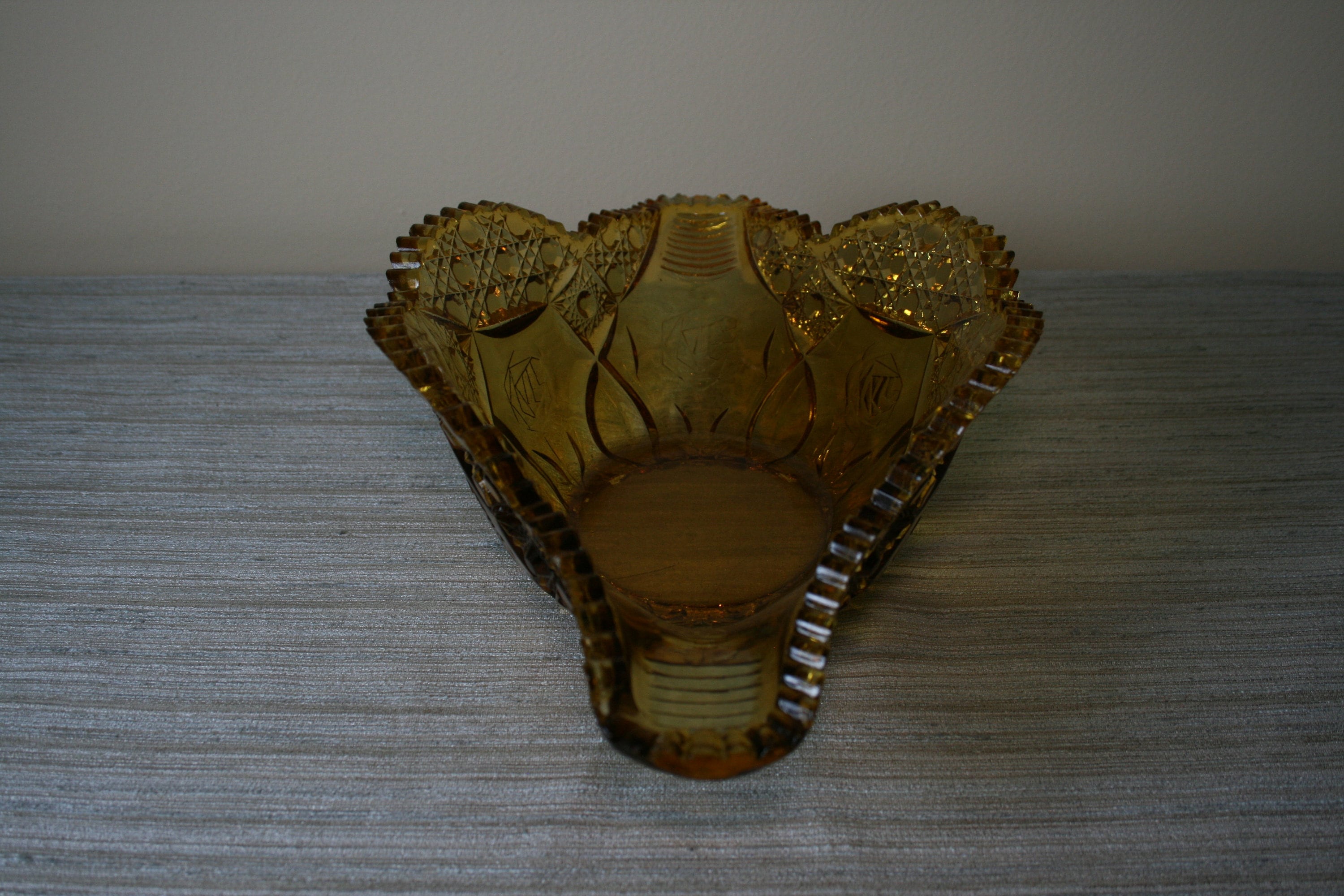 Vintage Kemple Glass Wheatonware Napoleon Hat Banana Bowl Amber Cane ...