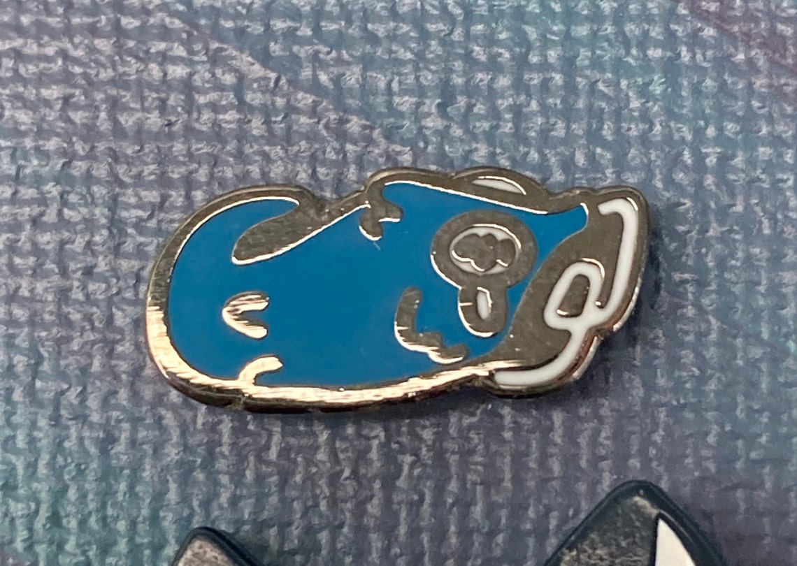 Worm on a String Mini Pins - Etsy