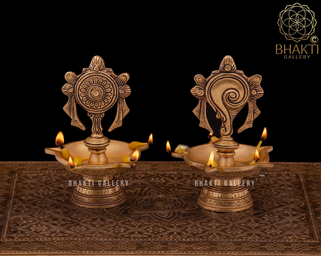 Brass Shankh Chakra Diya Set of 2, 16 Cm Big Shanka Chakra Brass Diya ...
