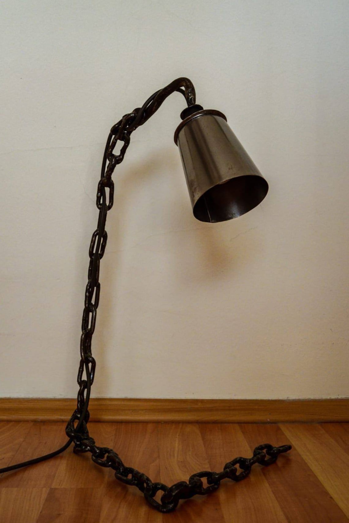 Handmade simple and elegant chain lamp Desk metal lamp | Etsy