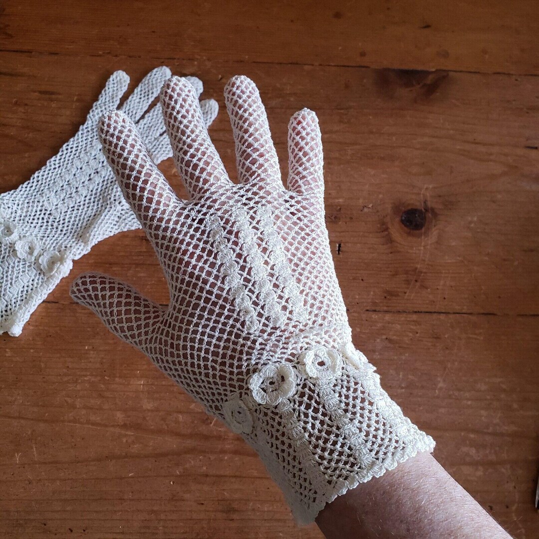 Vintage Carolina Amato Ivory Crochet Fish Net Mesh Evening Gloves ...
