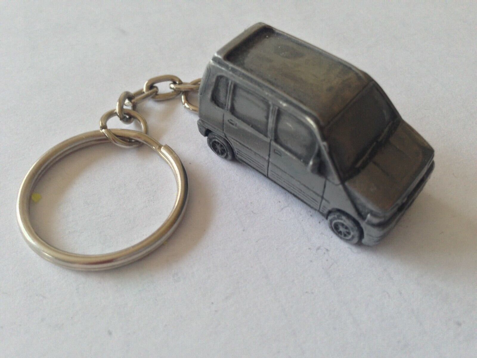 Classic Car Pewter Effect Daihasu Move Ref53 Car Keyring or Pin Badge ...
