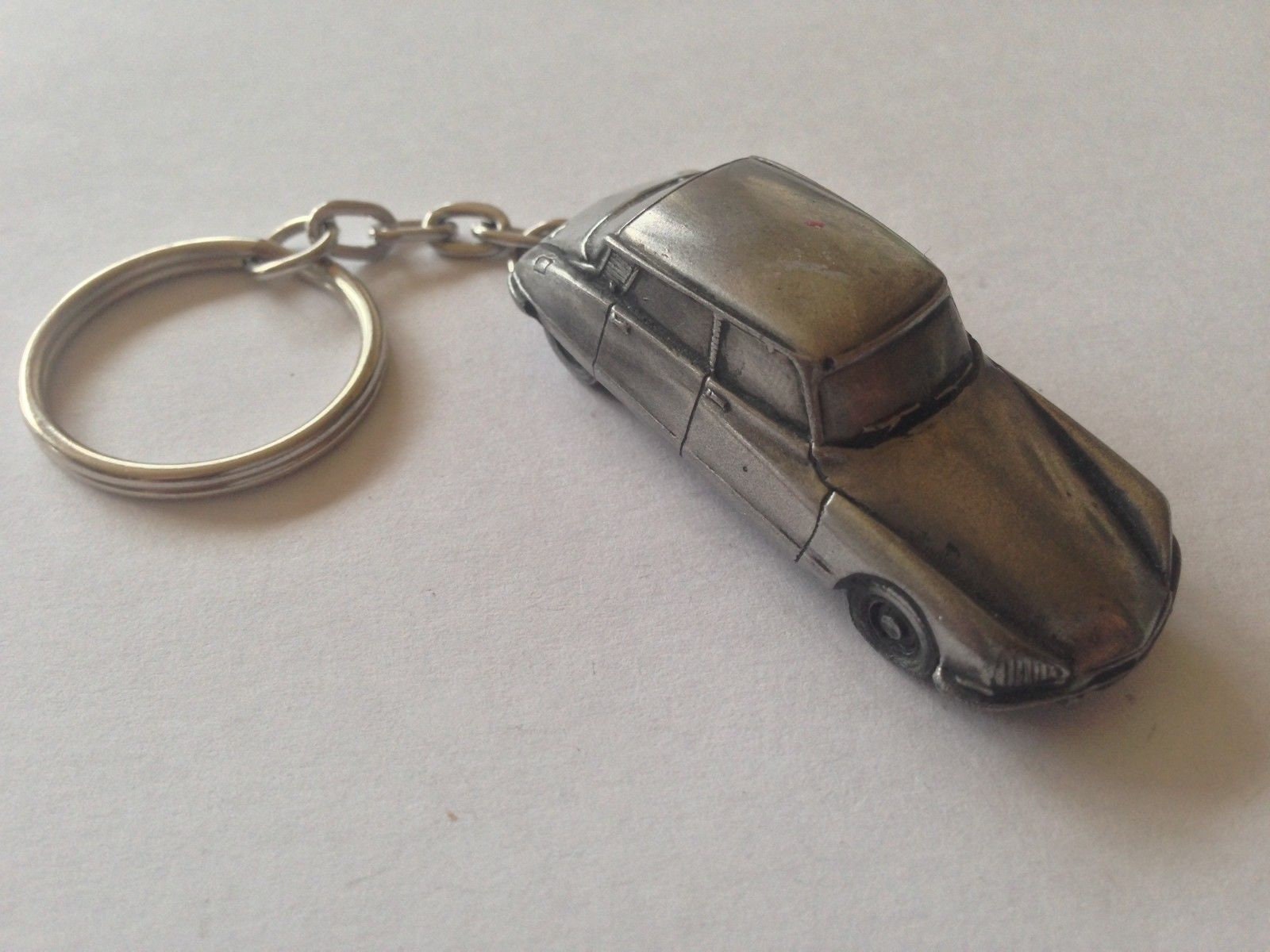 Classic French Car Pewter Effect DS2 Late Version Ref39 Car Keyring or ...