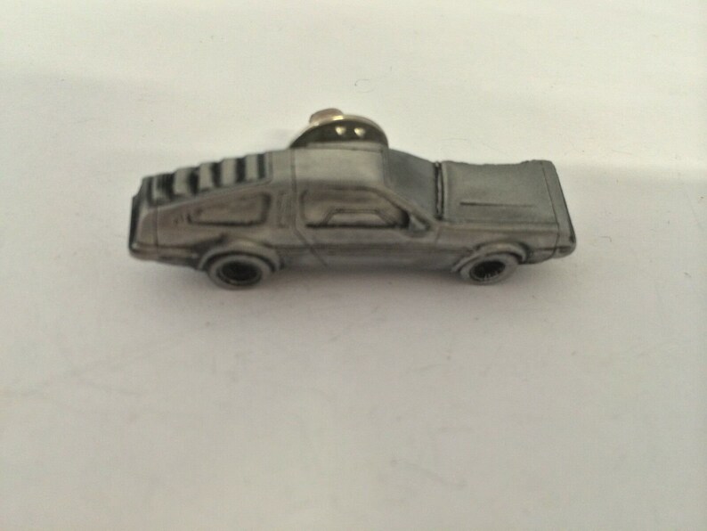 Classic Car Pewter Effect Delorean Ref60 Car Keyring or Pin Badge ...
