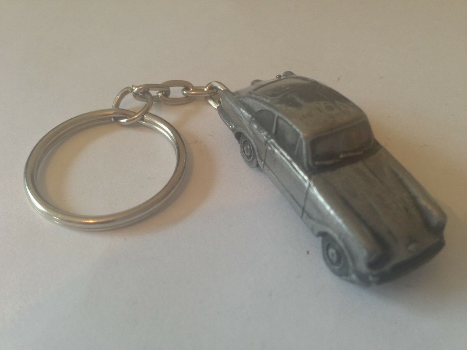 Classic Car Pewter Effect Bond Equipe GT 2+2 Ref28 Car Keyring or Pin ...