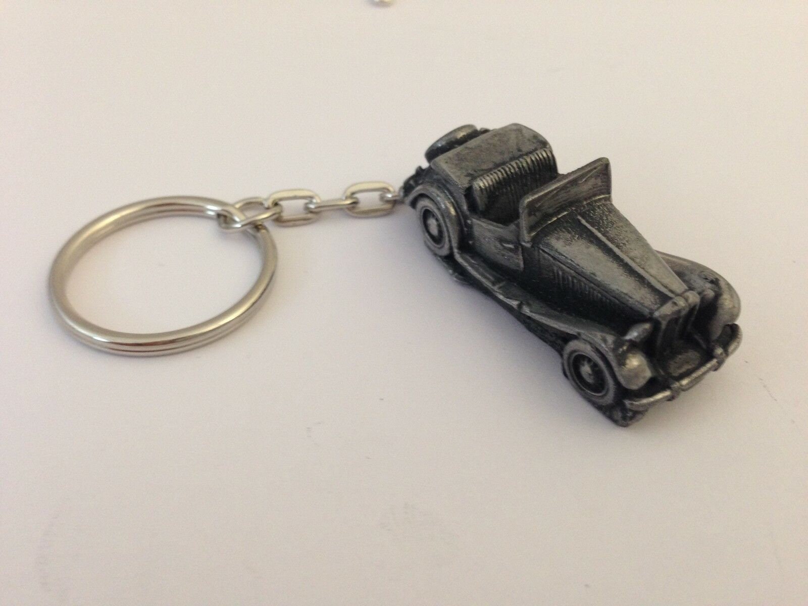 Classic Car Pewter Effect MG TD Ref137 Car Keyring or Pin Badge Classic ...