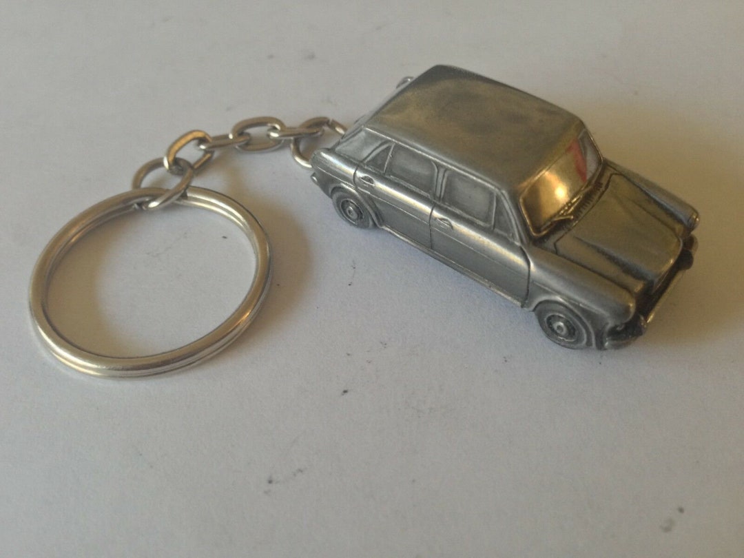 Classic Car Pewter Effect MG 1300 (BMC) Ref142 Car Keyring or Pin Badge ...