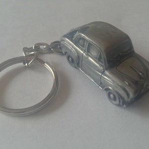 Classic British Car Austin A30 4 Door Saloon Ref6 Car Keyring or Pin ...