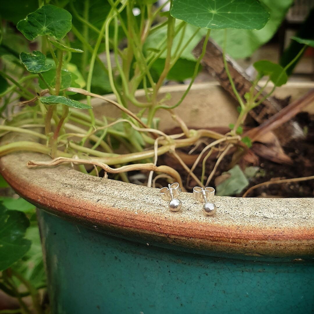 The Proton Studs Handmade Eco Silver Earrings Simple Minimal - Etsy Italia