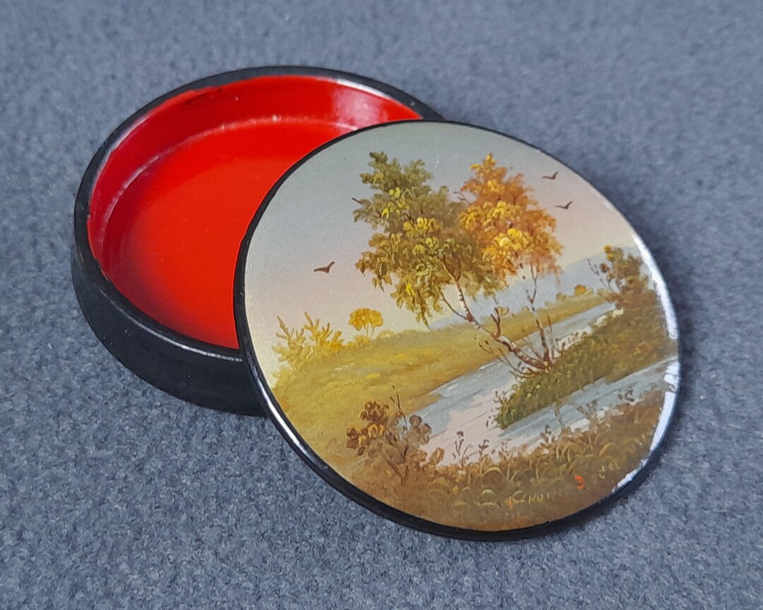 Hand Painted Russian Lacquer Pill Box - Etsy