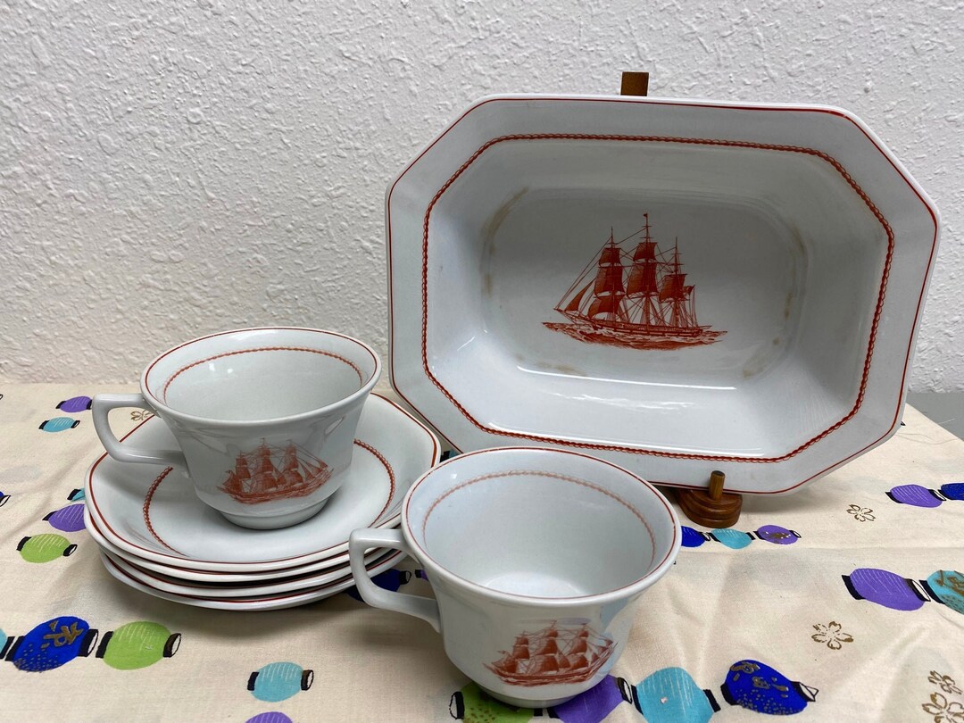 Wedgwood Georgetown Collection FLYING CLOUD Rust Pair Cups & Saucers ...