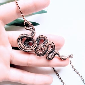 Viper pit blue necklace store