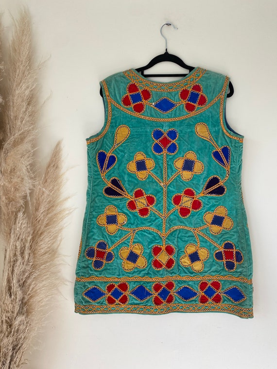 Vintage Pakistan Afghan embroidered vest // rare gree… - Gem