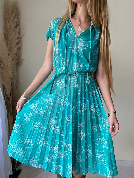 Vintage green pleated floral midi dress - Gem