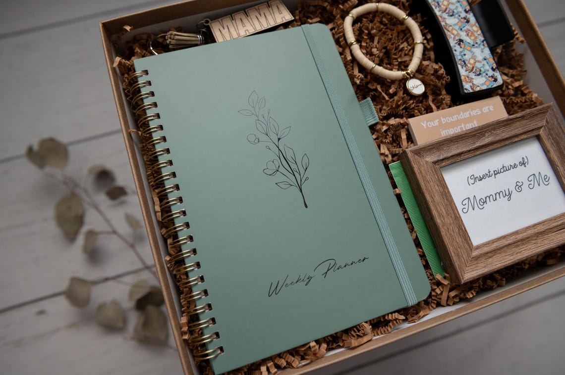 Maternity Leave End Gift Box: New Mom Bracelet, Planner & Keychain - Etsy