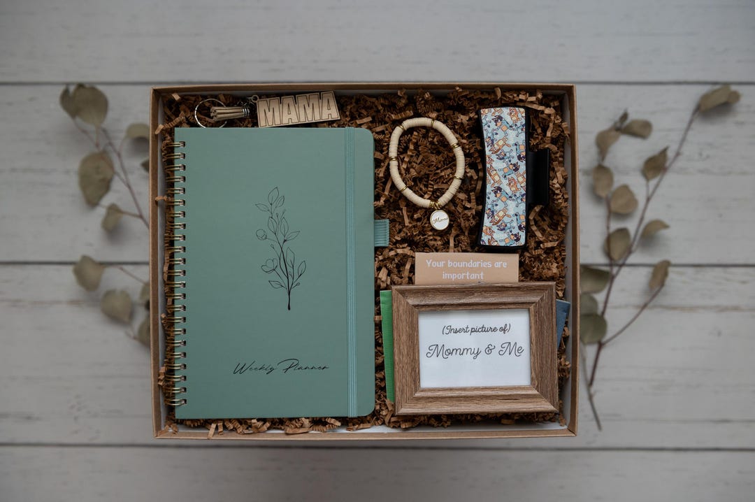 Maternity Leave End Gift Box: New Mom Bracelet, Planner & Keychain - Etsy